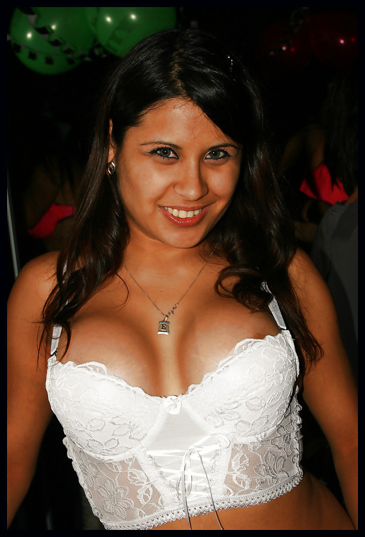 Big Boobs Cleavage By Troc Porn Pictures Xxx Photos Sex Images 688526 Pictoa