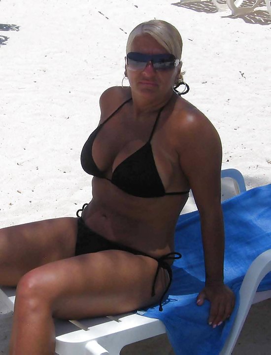 Mums Friend Is A Cougar Porn Pictures Xxx Photos Sex Images 606339
