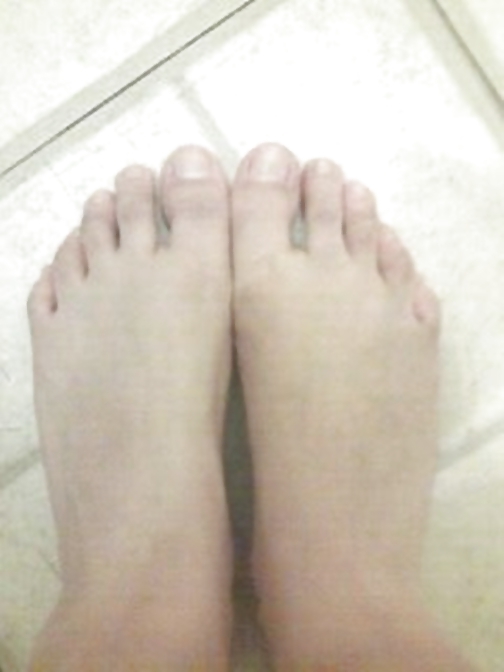 Les Pieds Nus De Mon Cousin Timide Photos Porno Photos Xxx Images