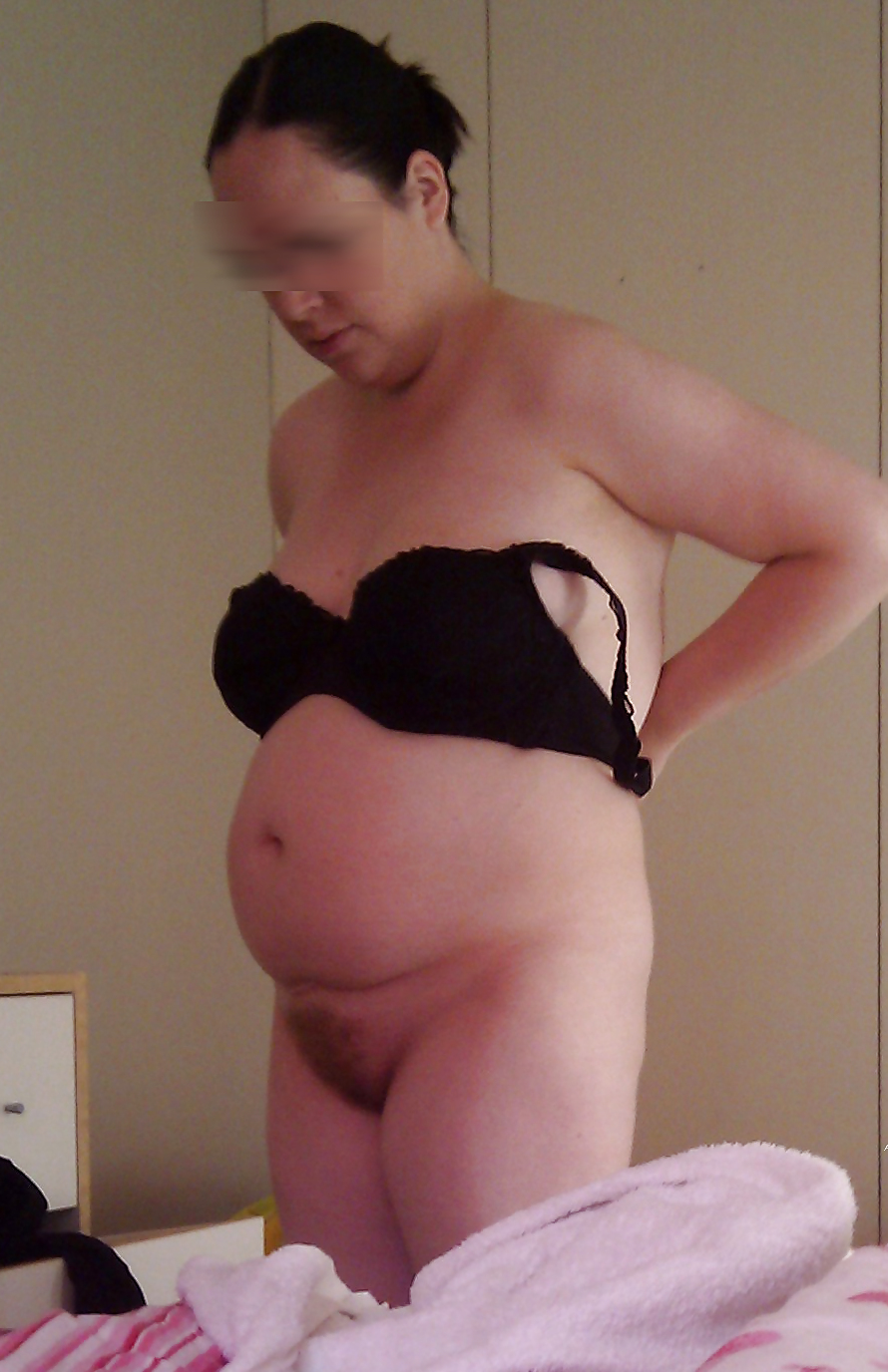 Putting On Her Bra Porn Pictures Xxx Photos Sex Images 326508 Pictoa