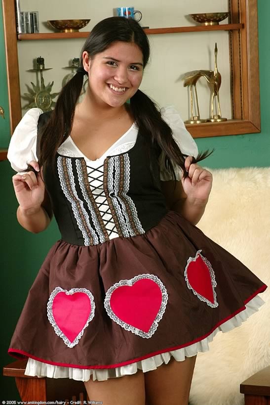 Big Breasted Amateur Latina Shows Her Cherry Red Love Hole Porn