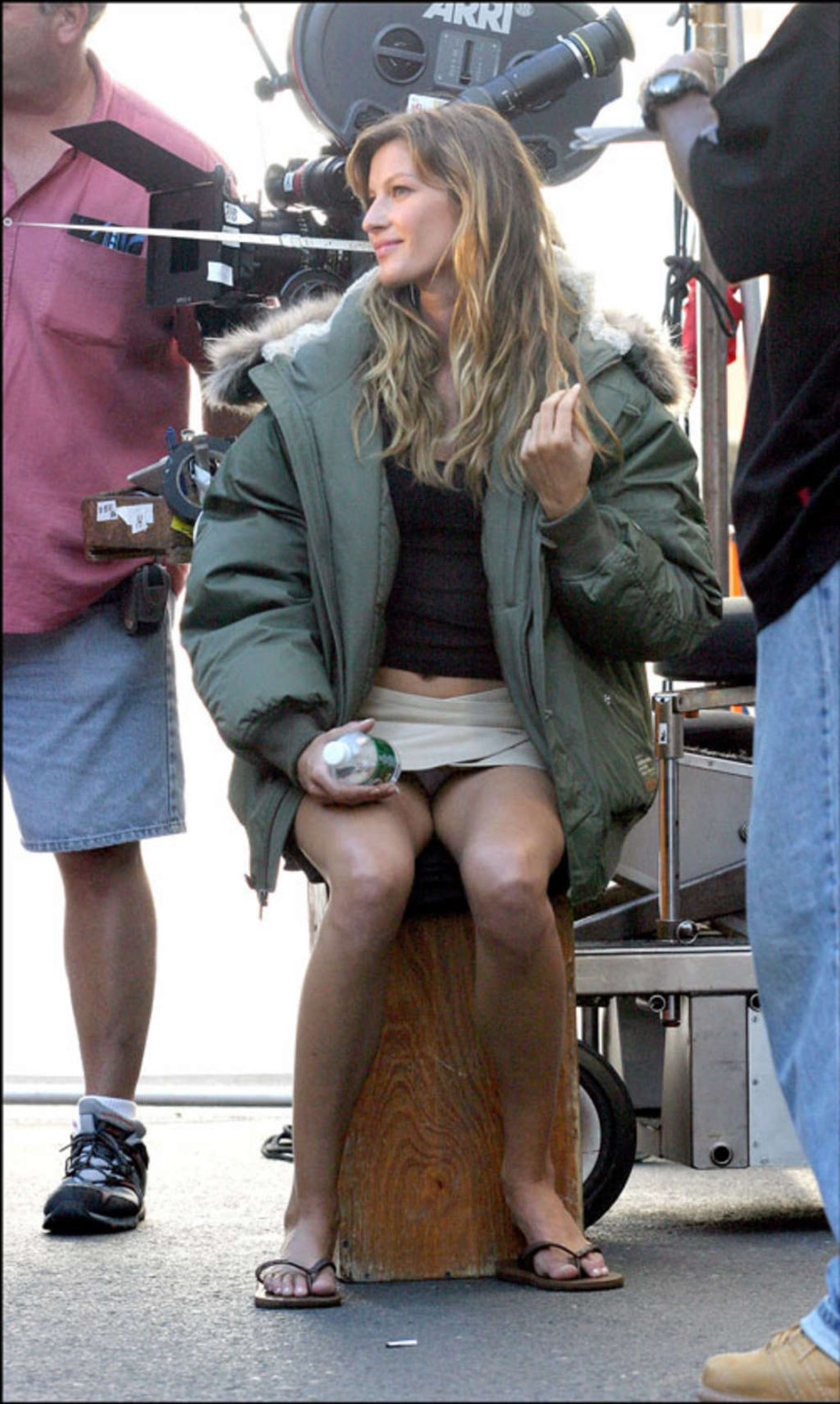 Gisele Bundchen Upskirt On Film Set Paparazzi Pictures And Showing Her