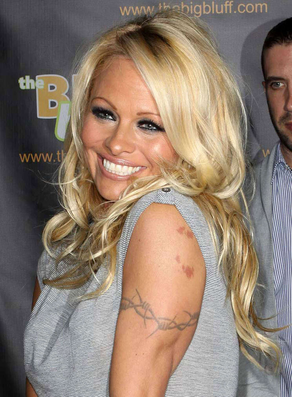 Pamela Anderson Sexy Im Durchsichtigen Kleid Und Oben Ohne Aufnahmen