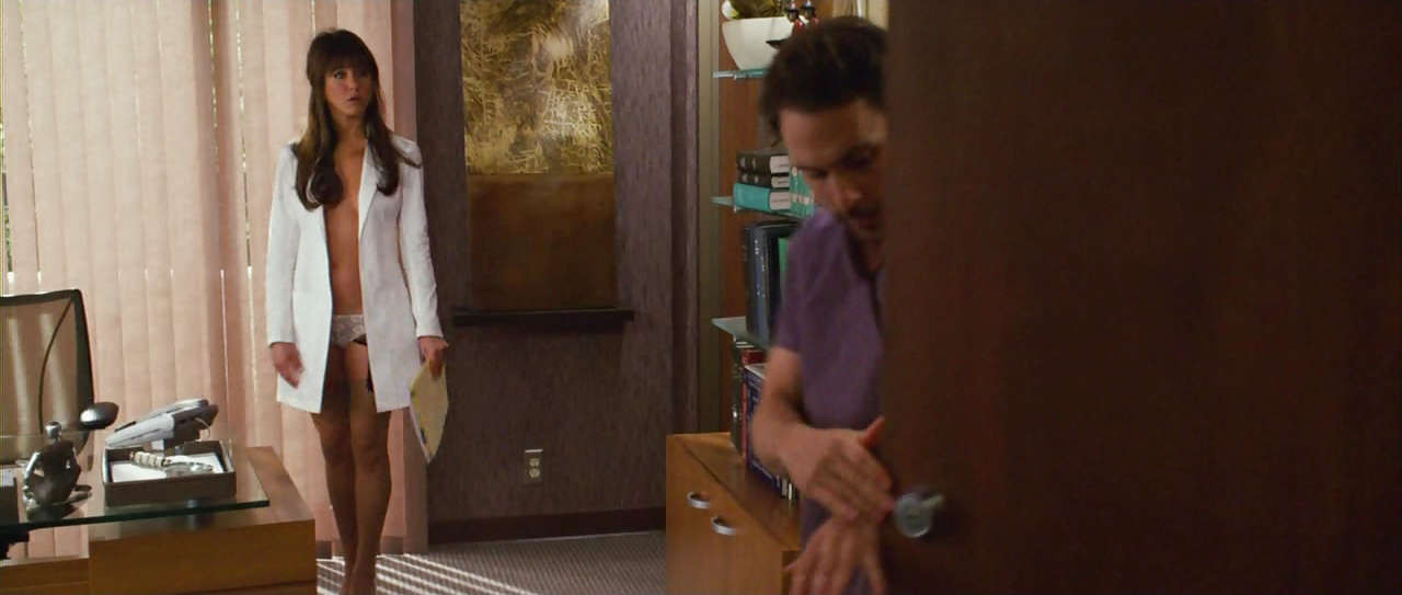 Jennifer Aniston Posing Topless But Covered In New Movie Hot Screen