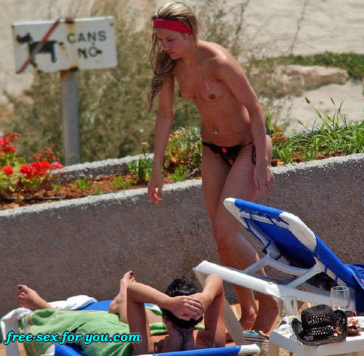 Kate Lawler Showing Her Nice Tits To Paparazzi Porn Pictures Xxx
