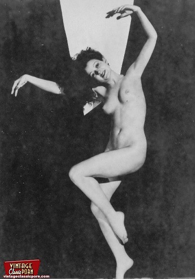 Señoras Desnudas De época Mostrando Sus Cuerpos Naturales Y Finos Fotos