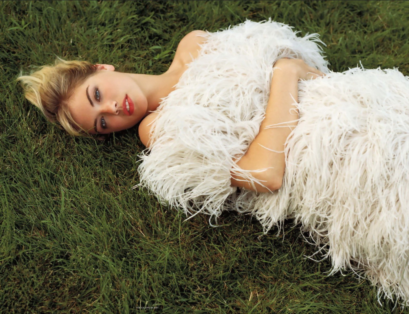 Kate Upton Bares Her Curvy Body For Vogue Germany Magazine January 2013