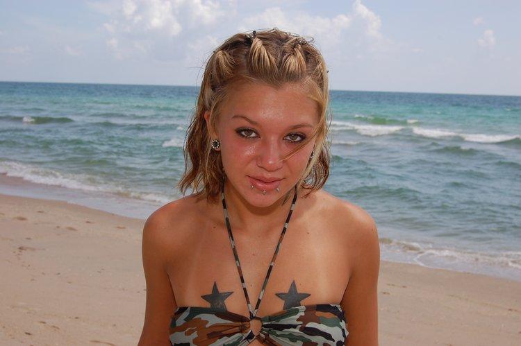 Pictures Of Sexy Lette Flashing On The Beach Porn Pictures Xxx Photos Sex Images 3607008 Pictoa
